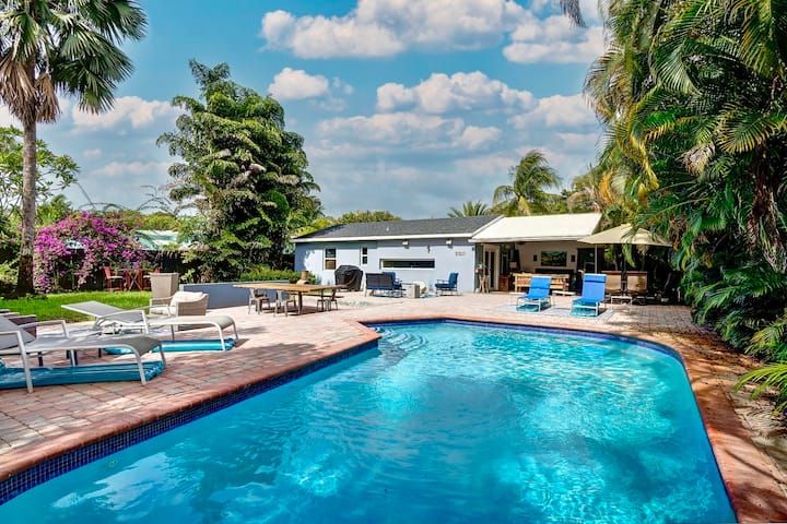 Breathtaking Pool Home And Backyard By Wilton Mnrs - Wilton Manors, FL