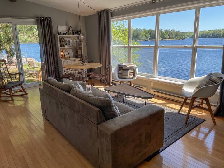 Nestor's Point Riverfront Cottage - Lighthouse Motel & Cottages - Bridgewater