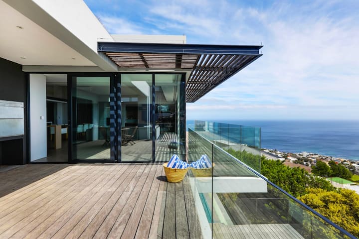 Luxurious Holiday Villa W/views, Pool & Jacuzzi (H - Camps Bay