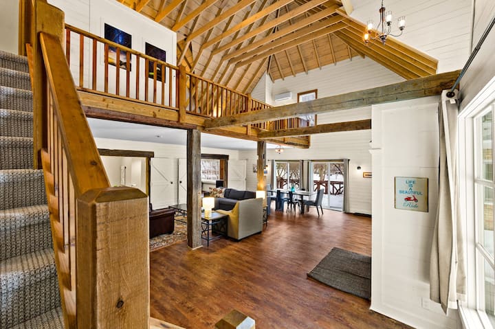 Coach House Suite - Walk To Downtown Sturgeon Bay - Door County, WI