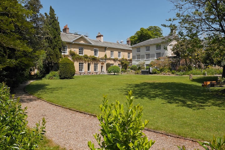 Tone Dale House With Hot Tub (Main House For 21).  (Stables Can Sleep Extra 10). Always Exclusive Use. - Taunton