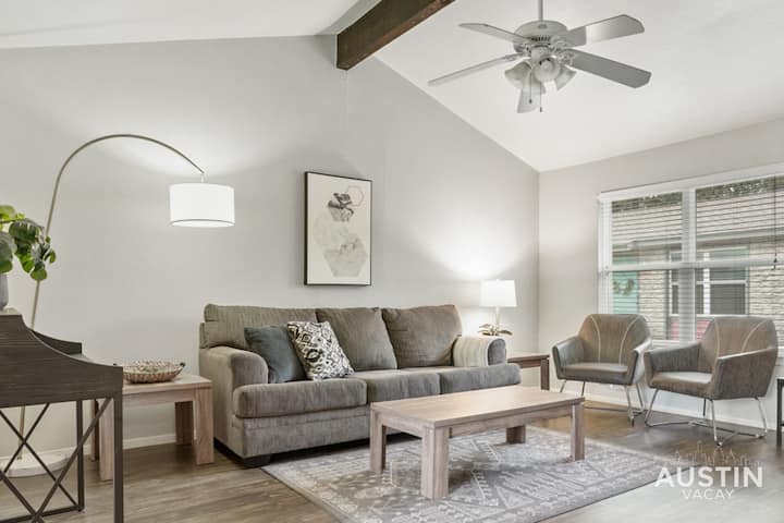Pets Welcome! Great Space + Backyard Near Zilker - Texas