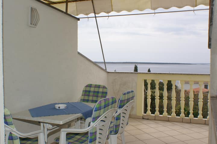 A-4098-b Appartement D'une Chambre Avec La - Mandre