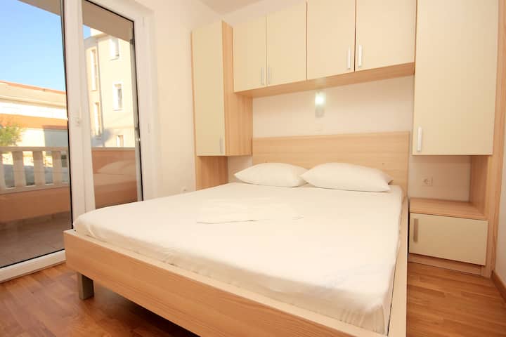 Two Bedroom Apartment With Terrace Novalja, Pag (A-9403-d) - Novalja