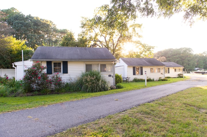 Cottage #1 Lighthouse First Cottage Down Driveway - Saint Michaels, MD