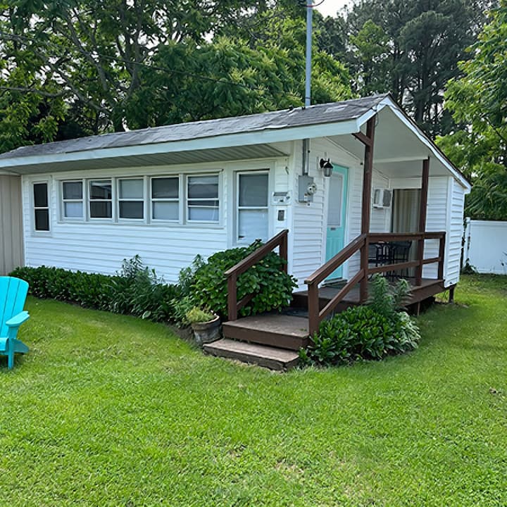 Cottage #4 Chesapeake Blue  Down The Drive Way. - Saint Michaels, MD
