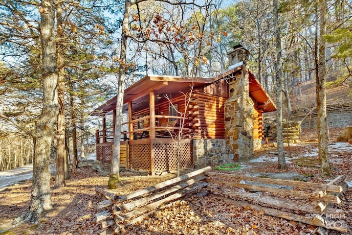 Cinnamon Valley | The Whitetail - Eureka Springs, AR