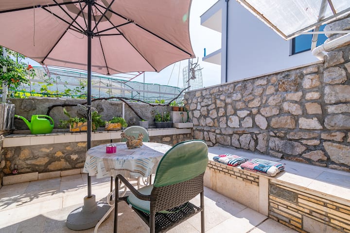 As-2419-b Garçonnière Avec La Terrasse Novi - Novi Vinodolski