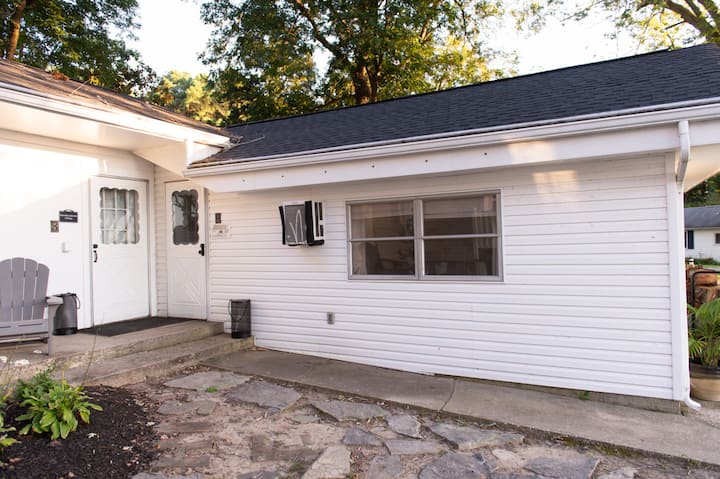 Room #9 Stateroom - Saint Michaels, MD