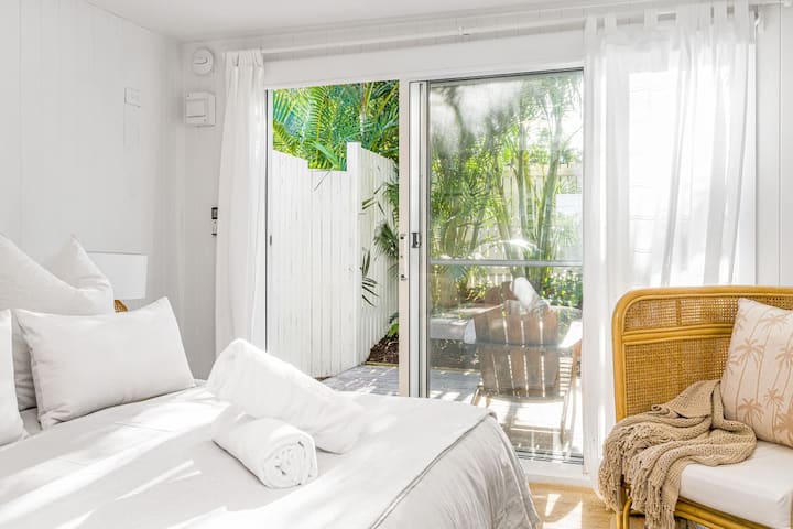East Coast Escapes | Studio105 - Close To Town - Byron Bay