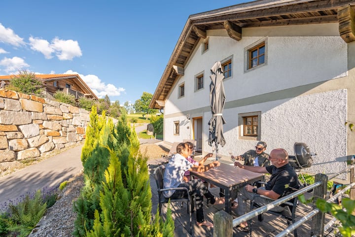 Via | 75&nbsp;Sqm, 2 Bedrooms. - Breitenberg