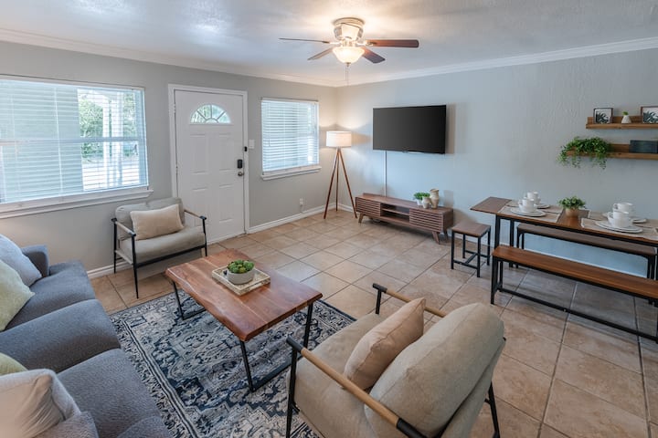 Beautiful Apartment @ The Botanical Gardens (#2) - San Antonio, TX