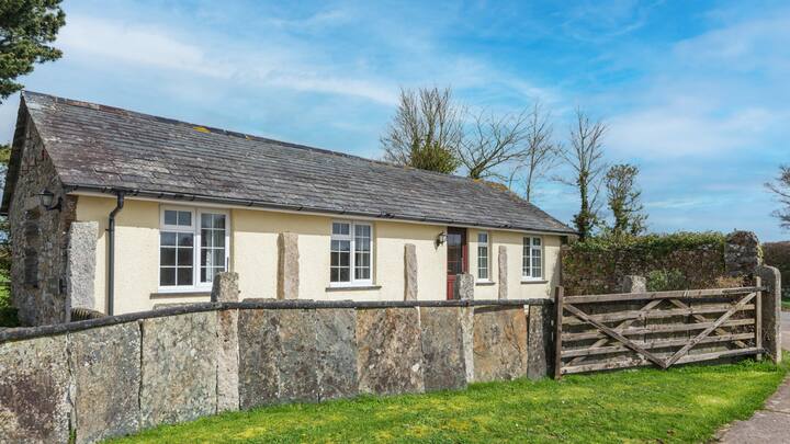 The Linhaye, A Cottage In The Countryside - Port Isaac