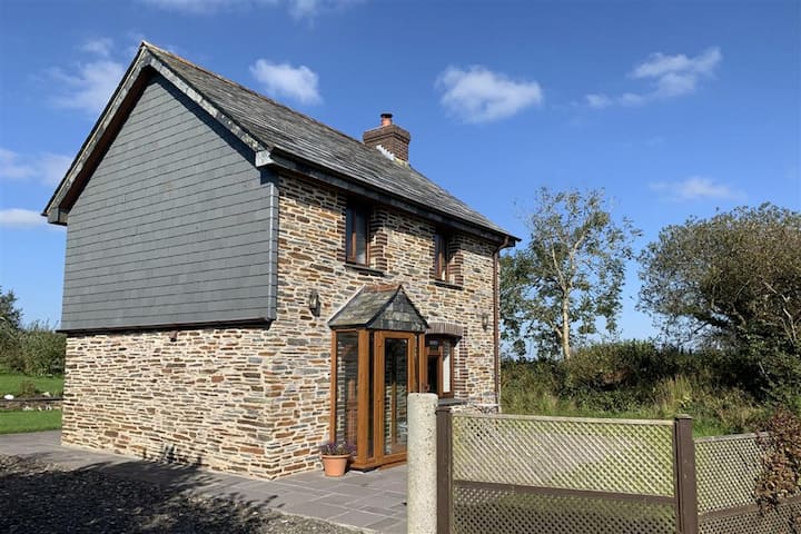 Over The Hedge, Boscastle, Peaceful Rural Location - Crackington Haven