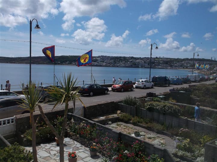 Seaspray, Penzance, Sea Views Far Across The Bay - Mousehole
