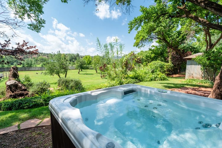 Transformation Home - Sleeps 10 - Creek Access - Sedona, AZ