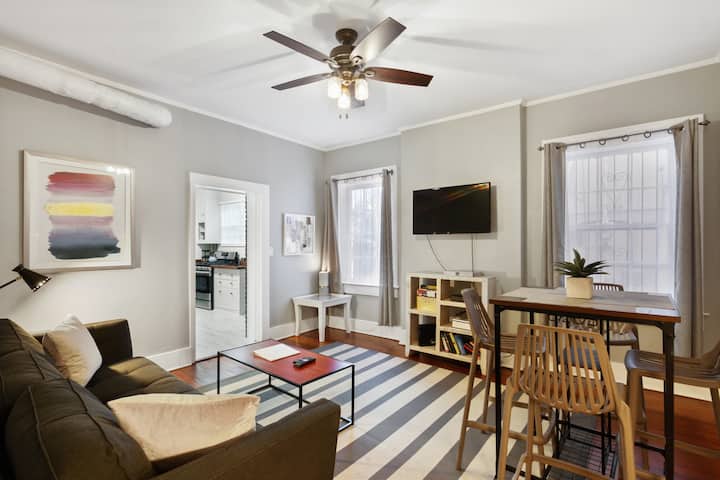 Historic Savannah Garden Apartment On Jones Street - Savannah, GA