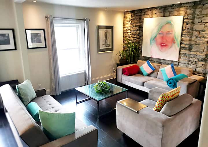 Kingstonstays | Spacious Downtown Stableman's Loft - Kingston