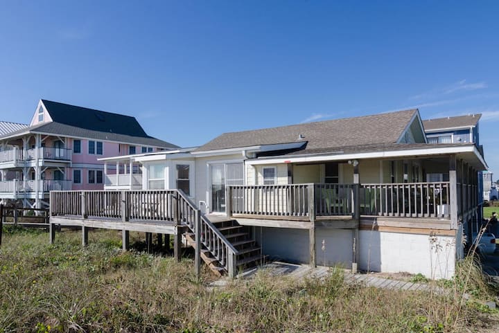 Clásica Casa Frente Al Mar Al Norte Extremo Con La Madre Adicional De Los Suegros - Carolina Beach, NC