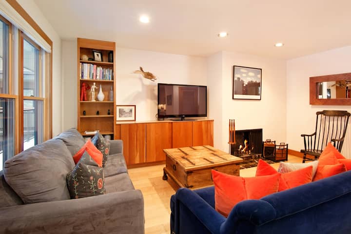 Ute Condo 204 | Condo With Fireplace & Parking - Aspen, CO