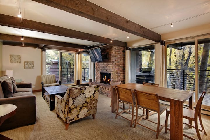 Chateau Roaring Fork 3 | 4 Blocks From Downtown - Aspen, CO