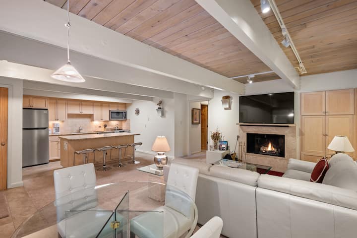 Chateau Chaumont 9 | Condominium W/ Prime Location - Aspen