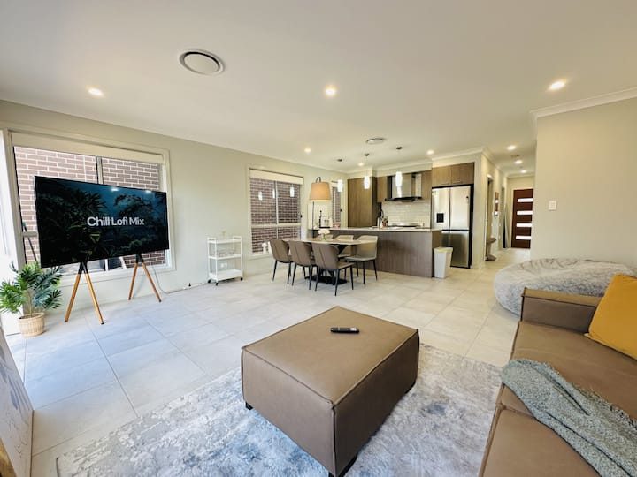 4 Br House, Free A/c & Wi-fi,walk To Shops & Train - Liverpool