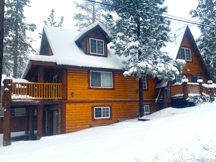 Cabin Near Snow Summit, Lake & Village W/fireplace - Big Bear Lake, CA