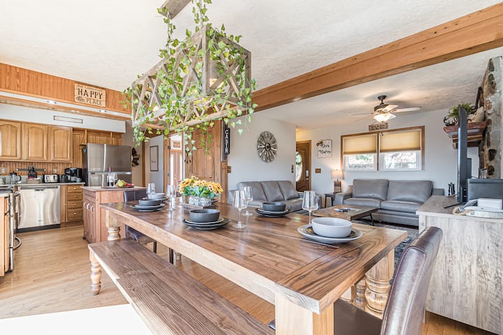Deer Haven | Mountain View | Hot Tub | Vineyards | Pet Friendly - Cleveland, GA