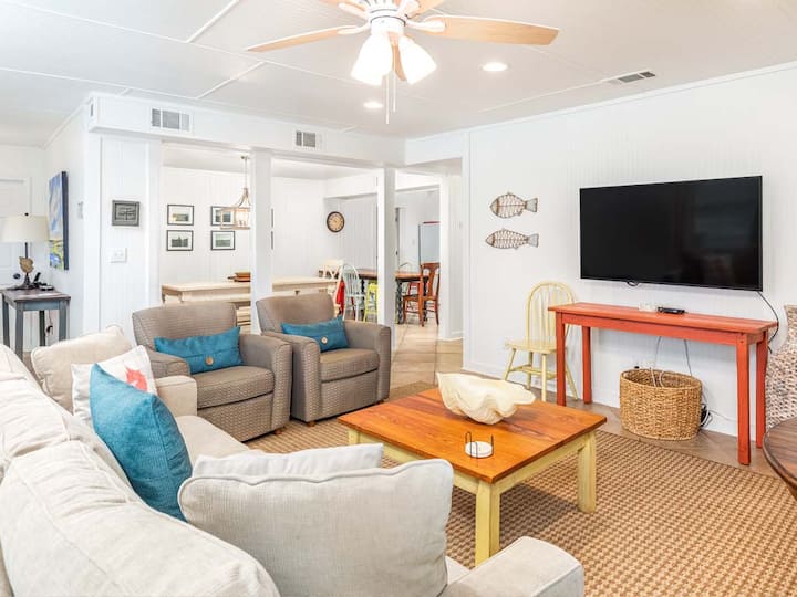 Bikini Bottom | South End, 2 Blocks To Beach - Tybee Island, GA