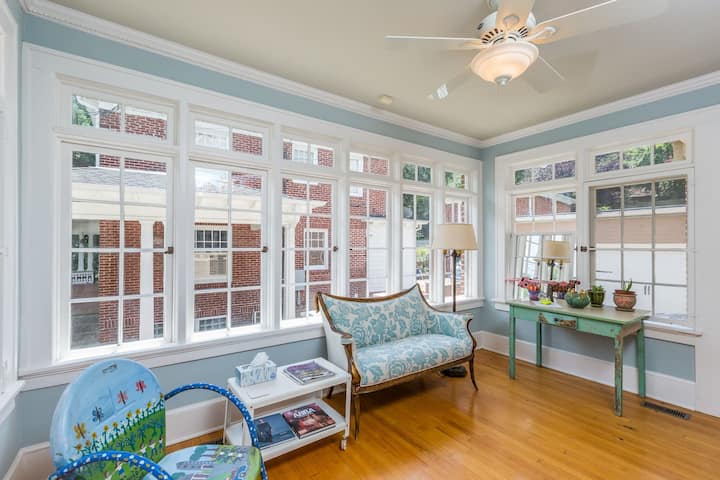 Historic Beauty: 5br Home With Yard Near Hospital - Winston-Salem, NC