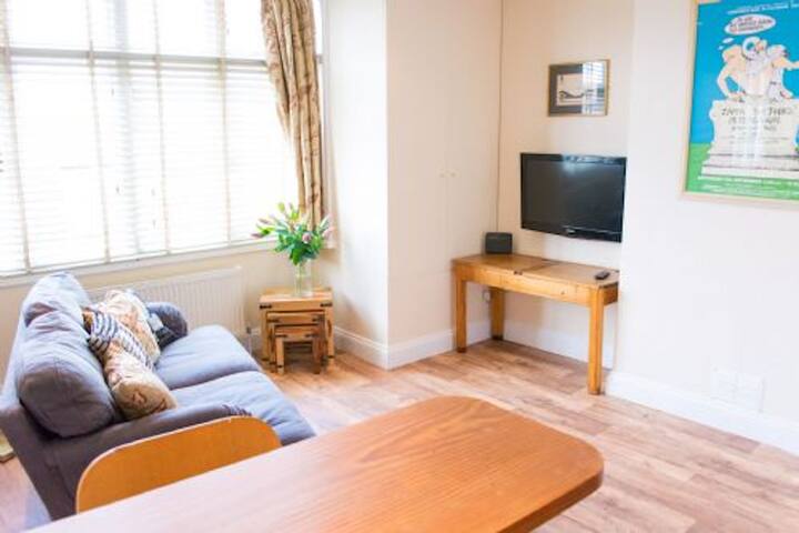 Host & Stay | Apartment 3, York Terrace - Wroxham