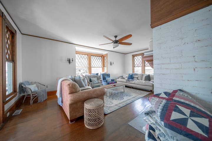 Comfy Lakefront Retreat|sleeps 12 Dock +Fire Pit - Silver Lake State Park, Castile