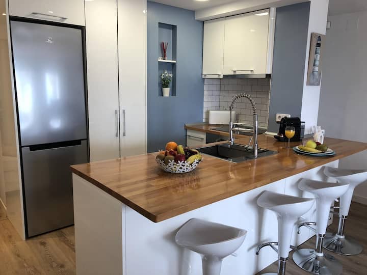 Vilamarlux Ii, Loving Sea View - Mataró