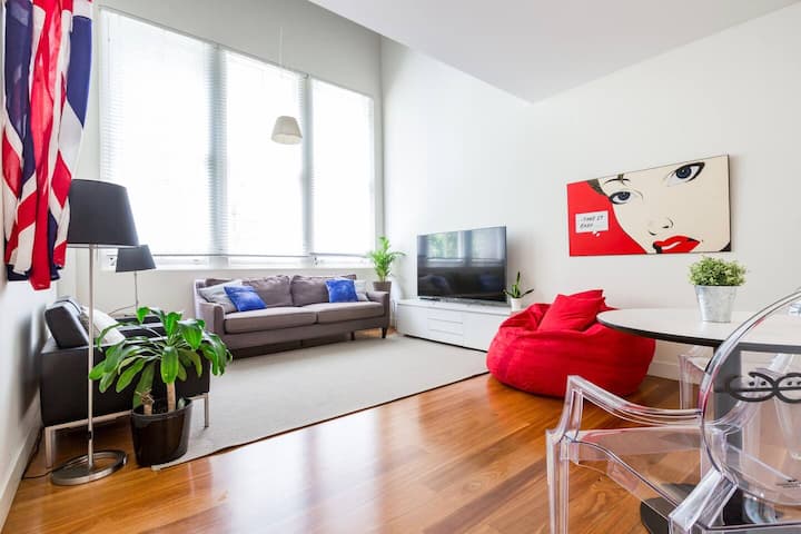 Oversized Designer Warehouse In Surry Hills / City - Sydney