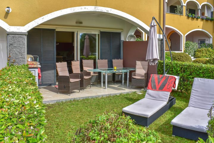 Bed And Beach At The Lakefront, Feriolo - Mergozzo