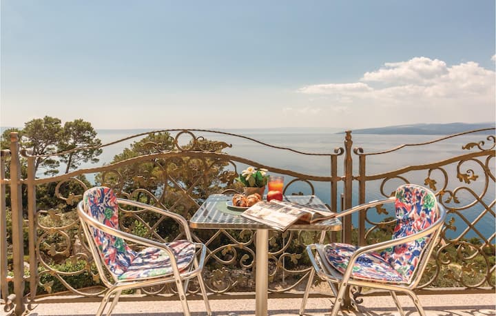 Nice Apartment In Krvavica With House Sea View - Promajna
