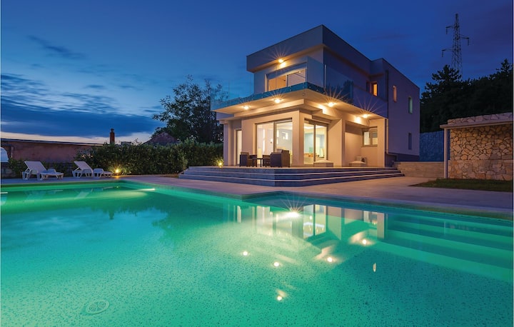 Awesome Home In Crikvenica With Wifi - Crikvenica