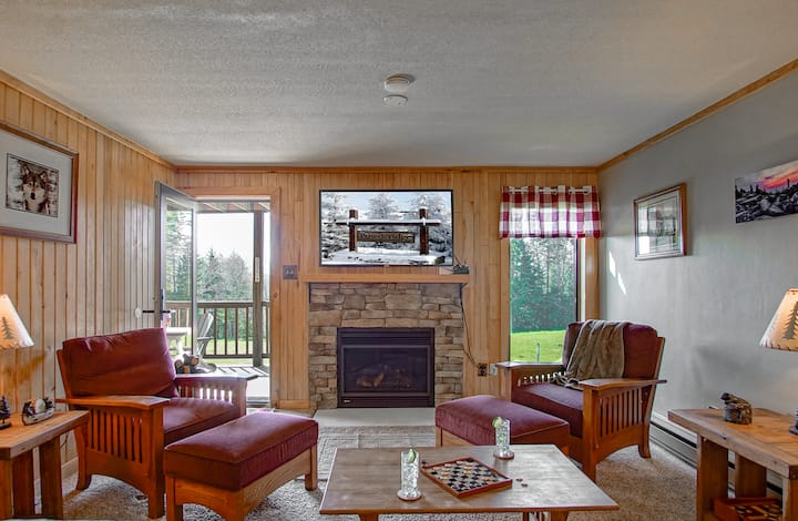 Powderidge #31: 2 Br, 2 Bath Slope Side, Fireplace - Snowshoe, WV