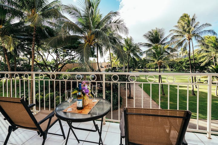 Ocean & Park Views At Waikiki Shore W/beach Access - Honolulu