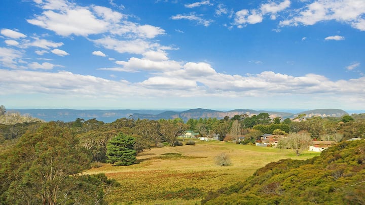 Tranquility Large Mountain Home With Views - Katoomba