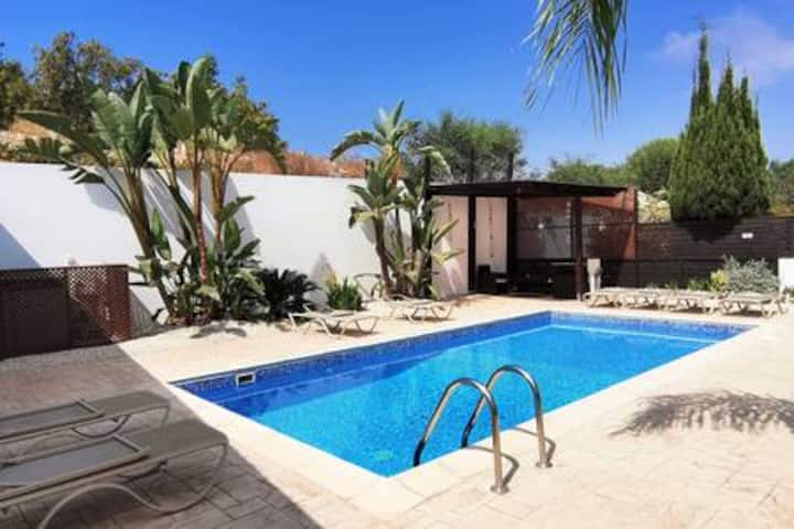 Melina Family Villa With Pool And Wifi In Protaras - Protaras