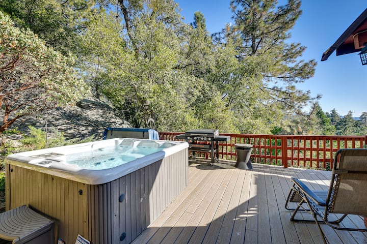 Stunning Idyllwild Home W/ Private Hot Tub & Decks - Idyllwild-Pine Cove, CA