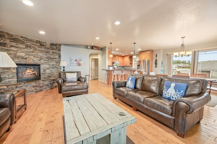 Pampered By The Pacific In Roads End - Lincoln City, OR