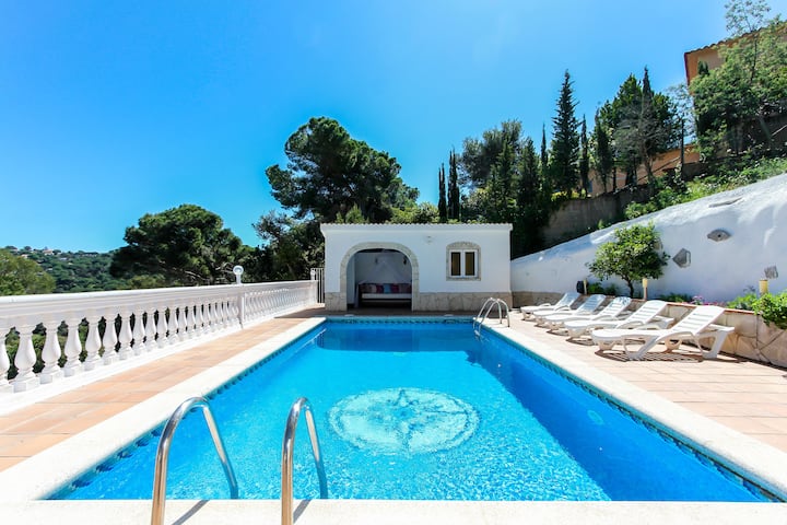 Maison D'été Natalie, à 400m. Plage -Lloretholiday - Lloret de Mar
