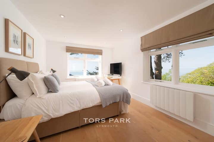 Stunning Sea View Apartment For Groups | 3 Bed - Lynmouth