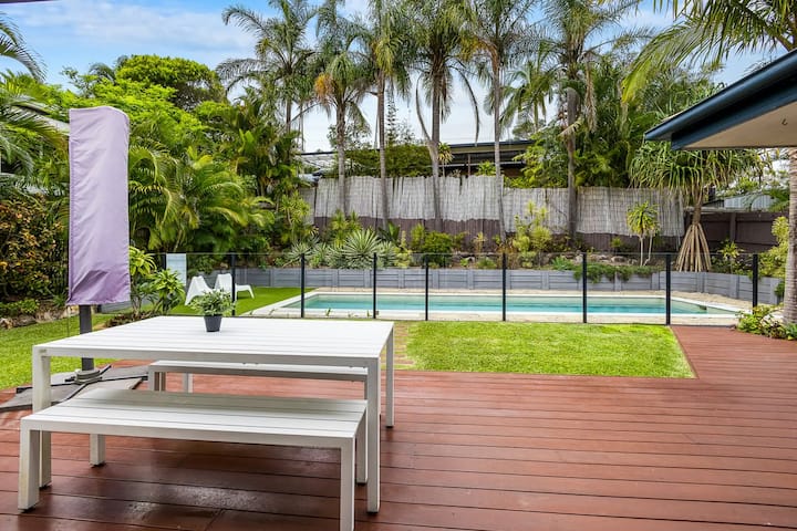 The Seahaven Family Home With Pool Pet Friendly - Noosa Heads