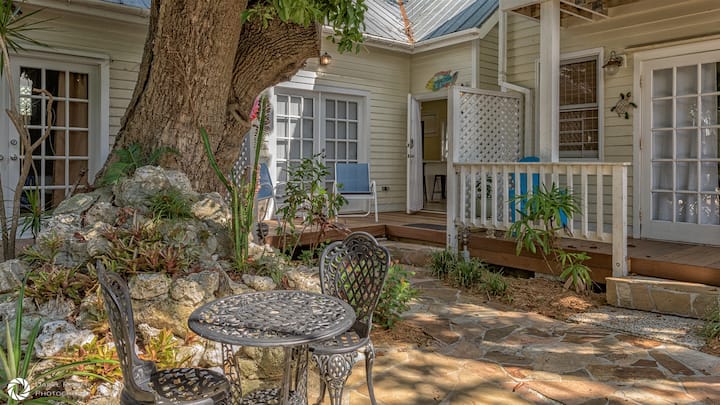 Hidden Oasis @ The Colony ~ Great Location - Key West, FL