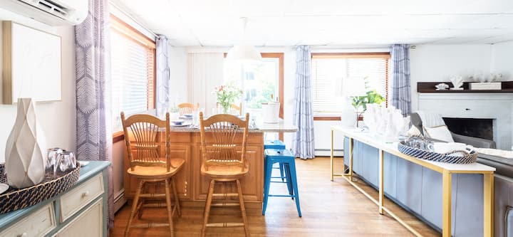 Awesome Townhome In Narragansett!  Near The Beach - Narragansett