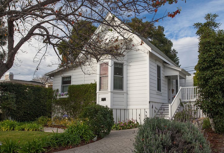 Summerland Stagecoach Cottage - Historic Treasure - Montecito, CA